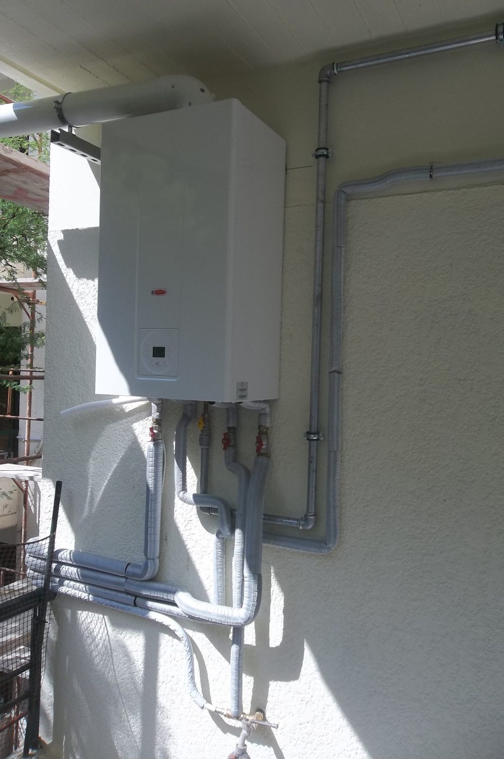 Εγκατάσταση δικτύου φυσικού αερίου σε διαμέρισμα πολυκατοικίας στην ...